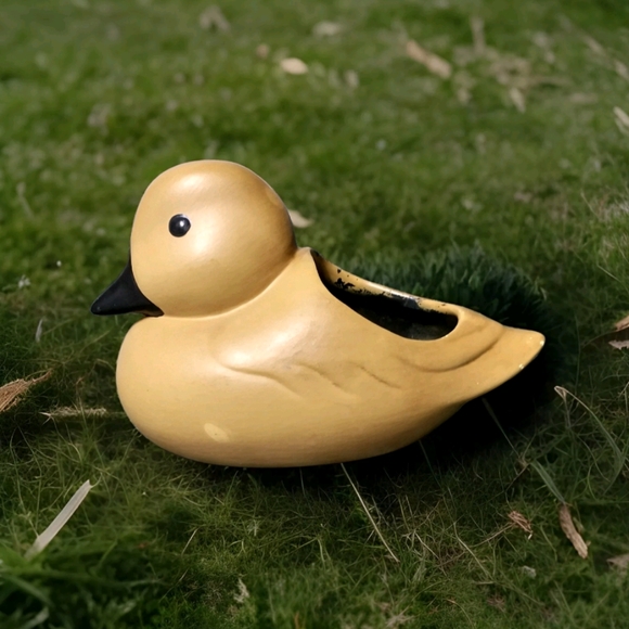 Unmarked | Accents | Vintage Pottery Yellow Duck Planter Haeger Style ...